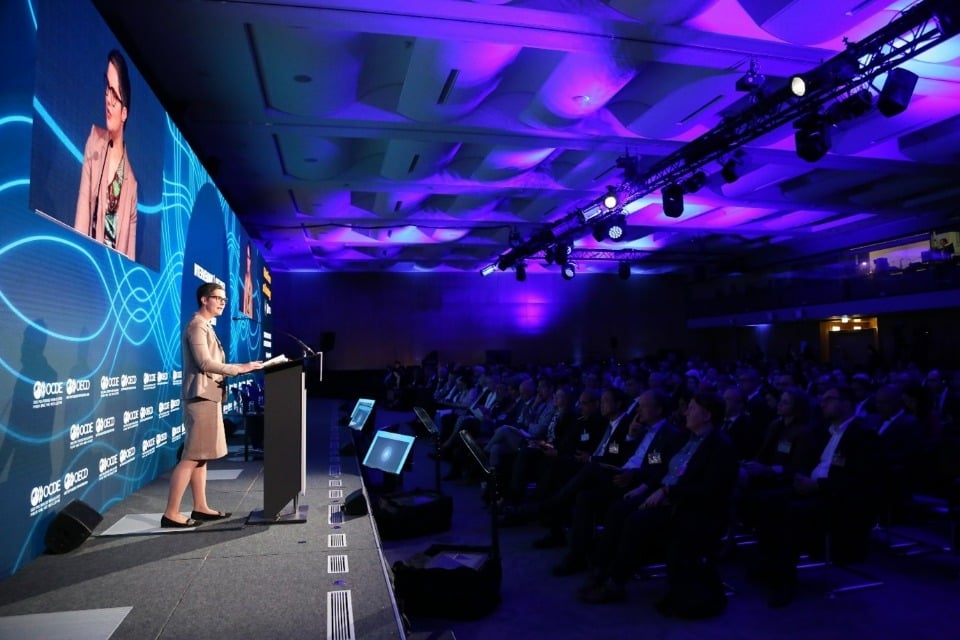 Chloe Smith | Expert Keynote Speaker | Chartwell Speakers