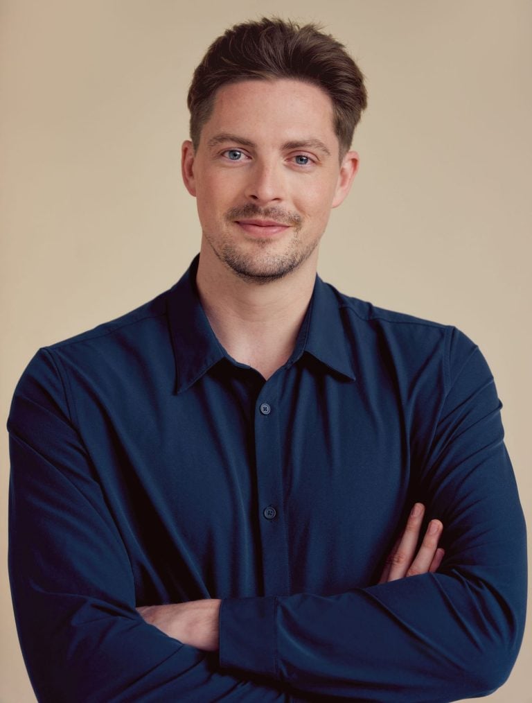 Alex George | Keynote Speaker | Chartwell Speakers