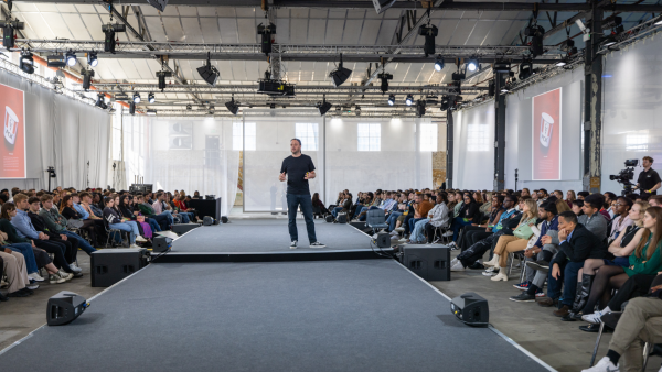 James Peach | Keynote Speaker | Chartwell Speakers