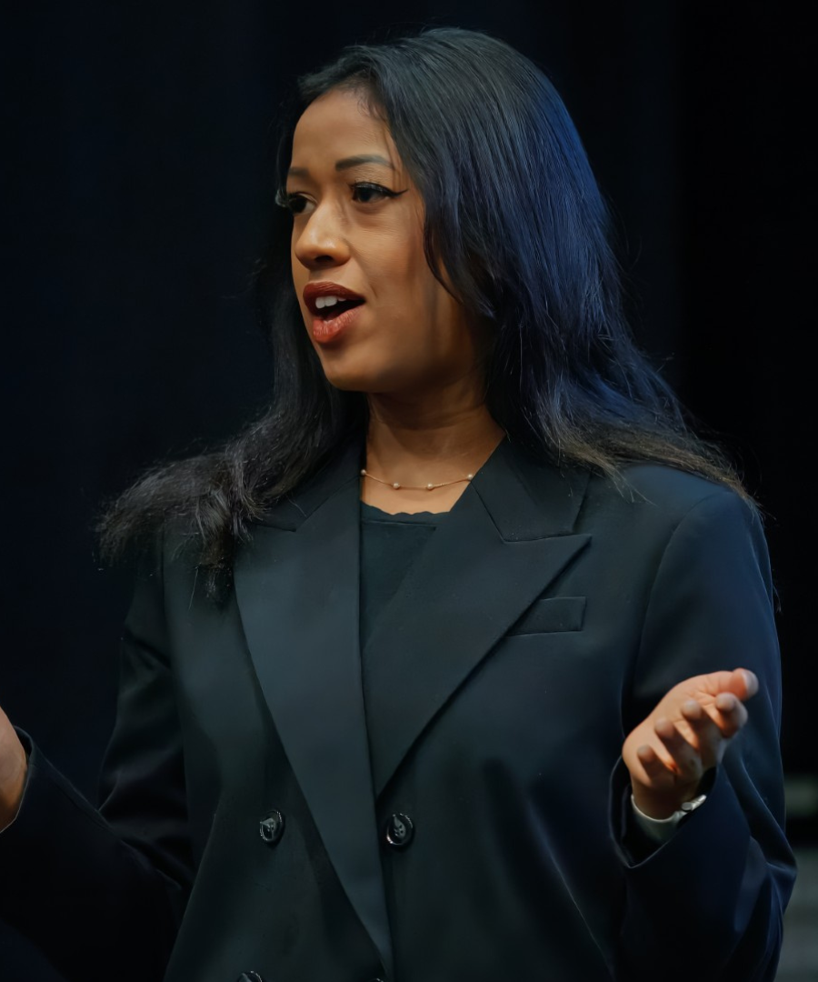 Anisa Khan | Keynote Speaker | Chartwell Speakers