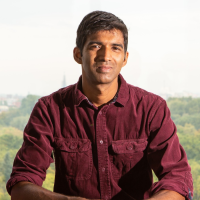 Tom Holland | Historian and Keynote Speaker | Chartwell Speakers